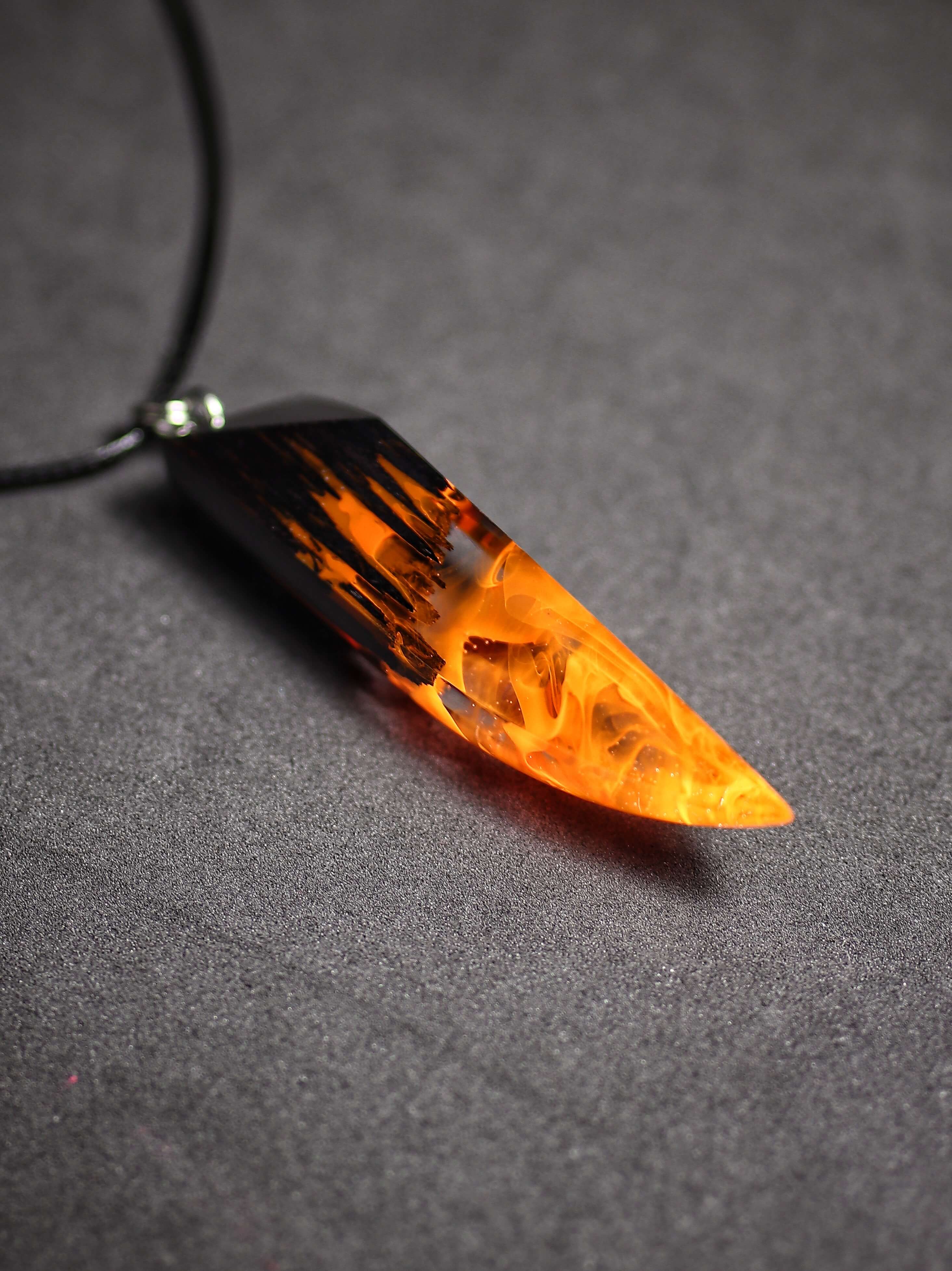 Fire Fang pendant – Woodmade.Wonderwood